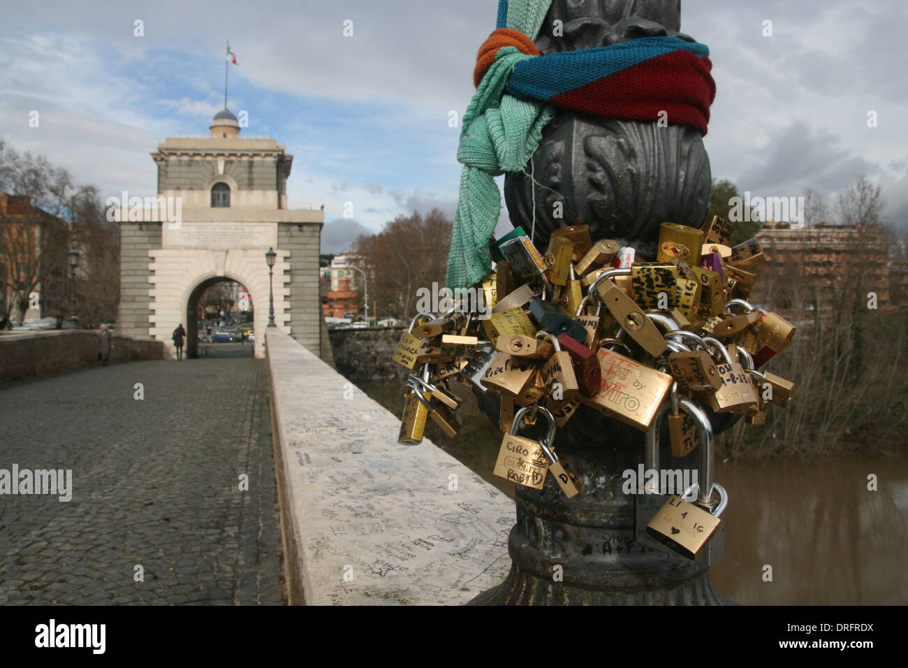 Rome, Italy. 24th Jan 2014 After the removal of hundreds of locks in ...