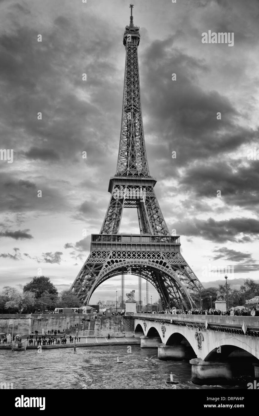 Eiffel tower la tour eiffel hi-res stock photography and images - Alamy
