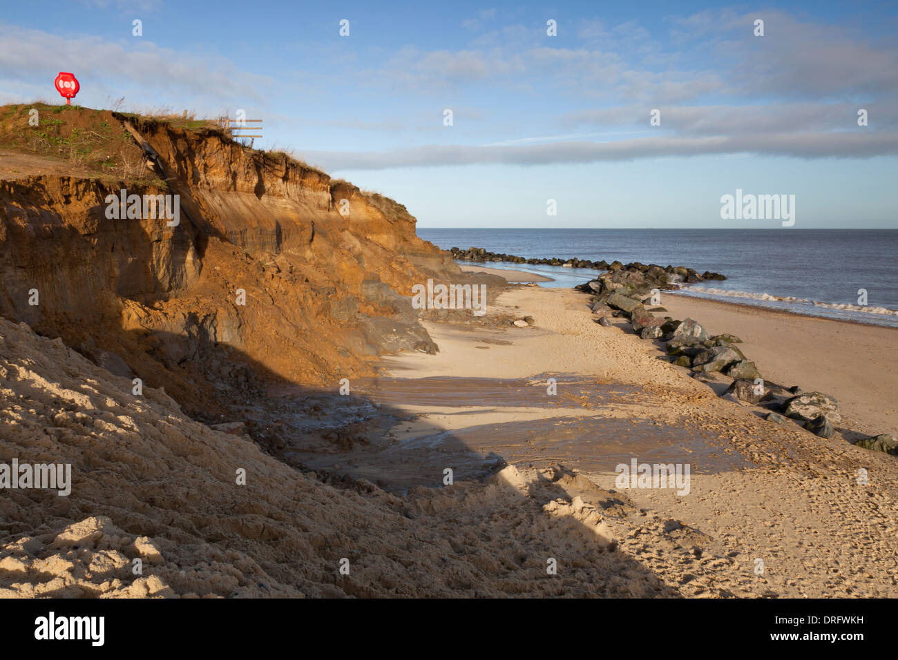 Crumbling cliffs at Happisburgh Beach in Norfolk England Stock Photo ...