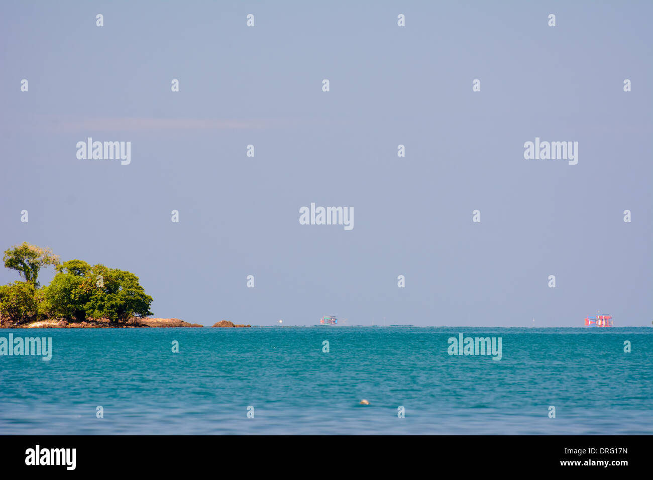 Mirage at sea hi-res stock photography and images - Alamy