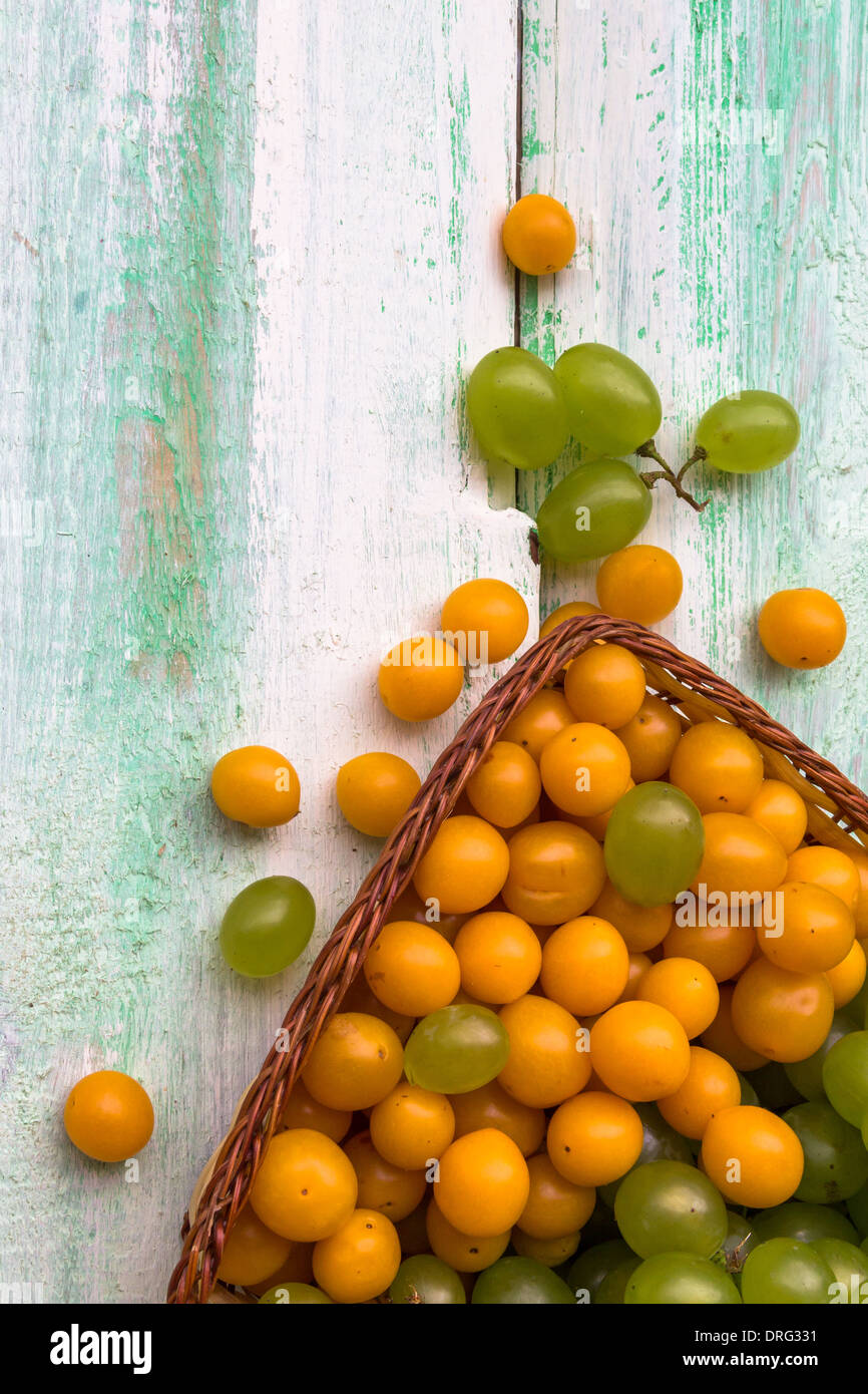 Summer fall harvest fruits hi-res stock photography and images - Alamy