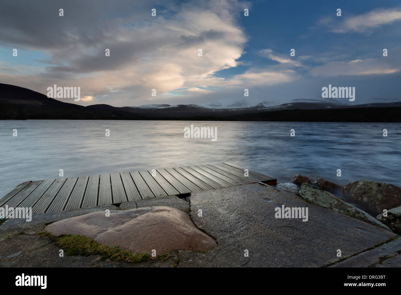 Dawn breaking over Loch Morlich in mid-winter Stock Photo - Alamy