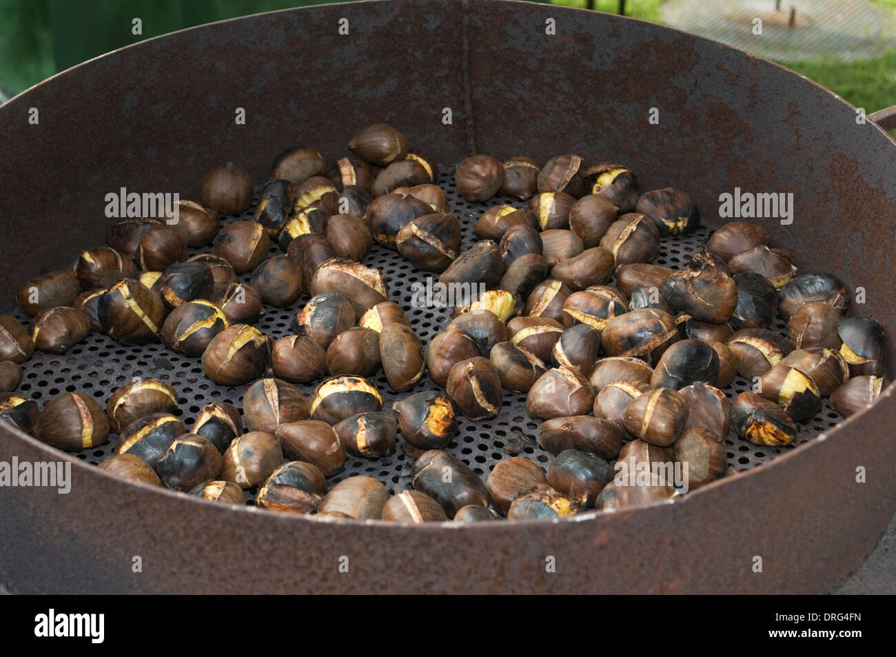 Roasted chesnut hi-res stock photography and images - Alamy
