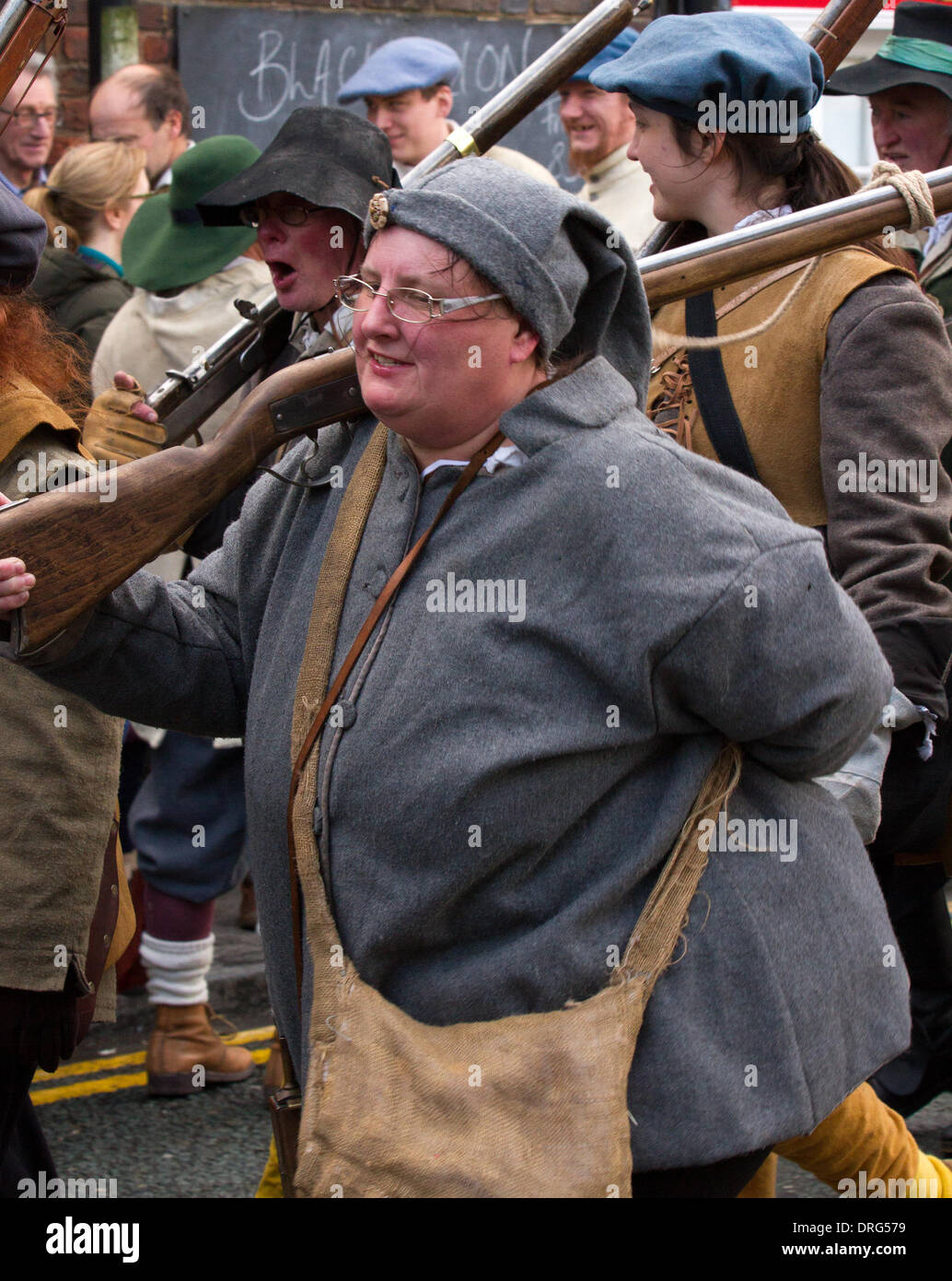 English civil war musketeer hi-res stock photography and images - Alamy