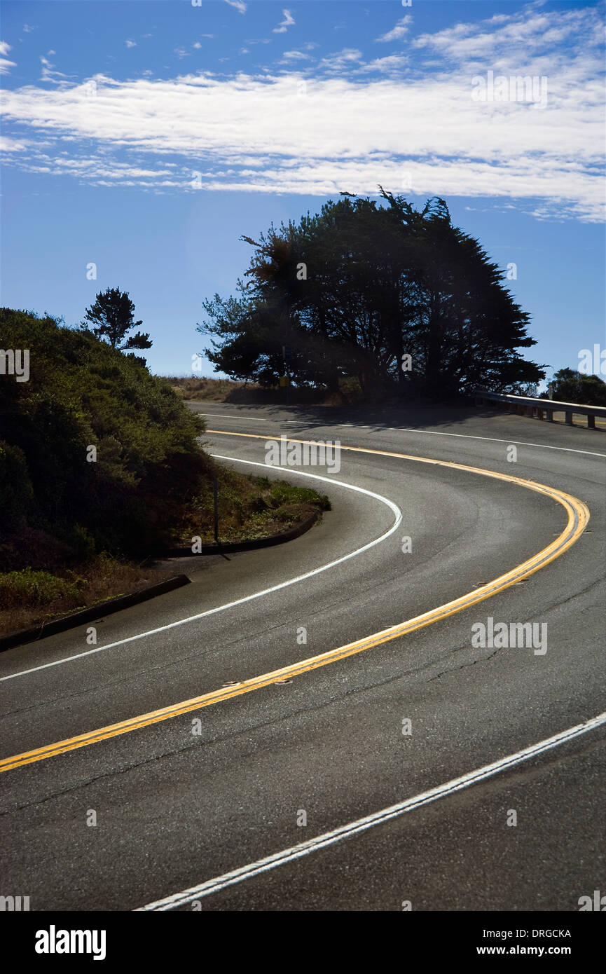 Curving road hi-res stock photography and images - Alamy