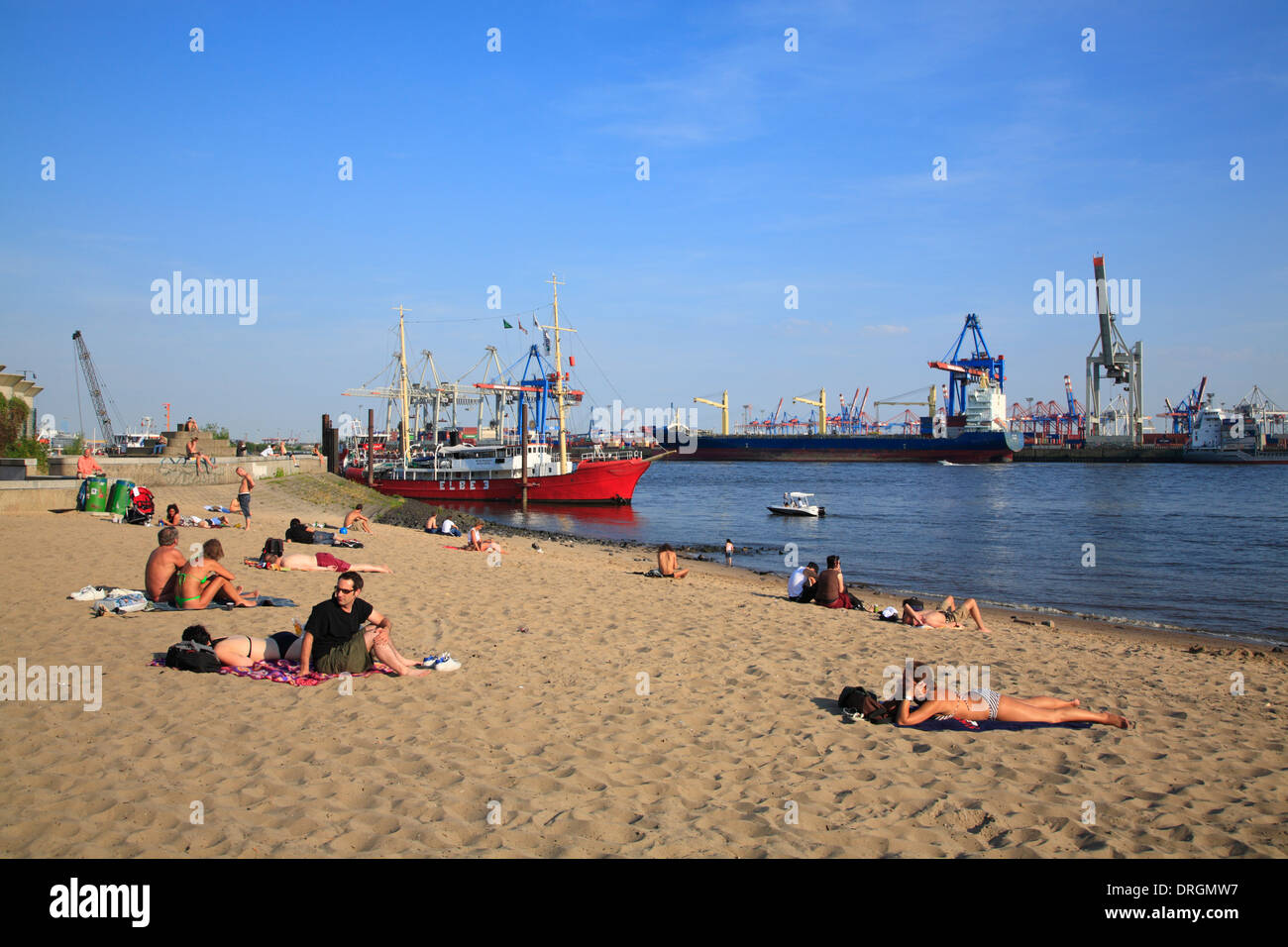 Beach at river Elbe near beachbar STRANDPERLE, Oevelgoenne, Hamburg ...