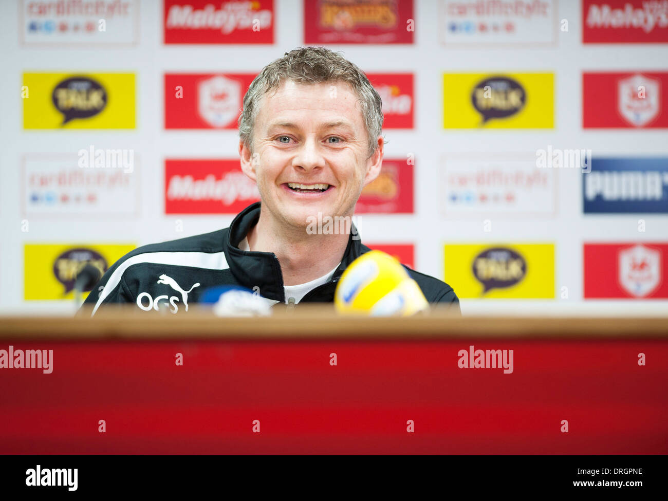 Cardiff City manager Ole Gunnar Solskjae Stock Photo - Alamy