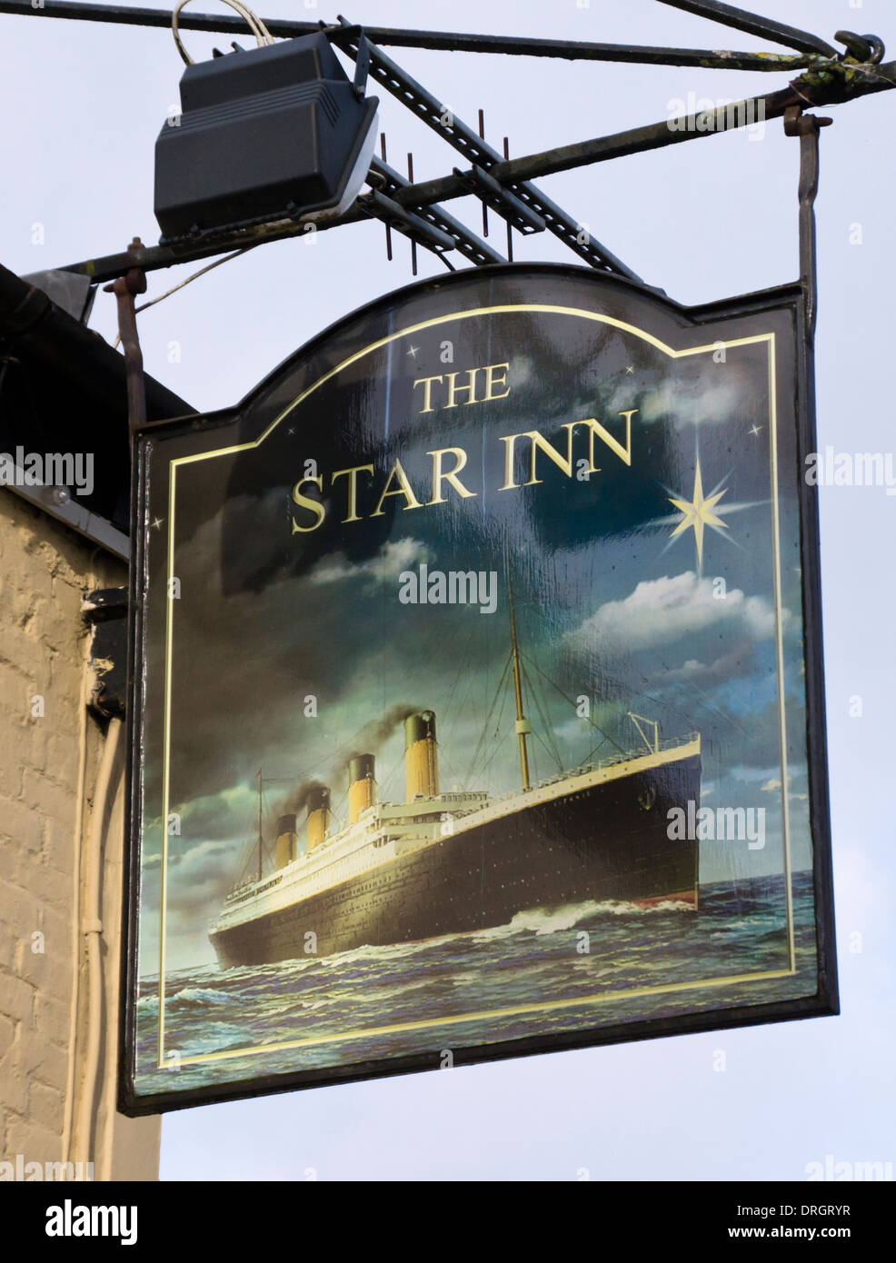 Star inn pub sign hi-res stock photography and images - Alamy