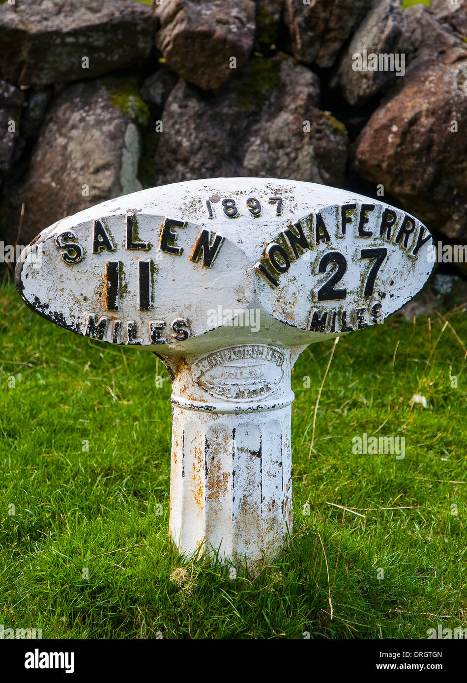 Mile marker hi-res stock photography and images - Alamy