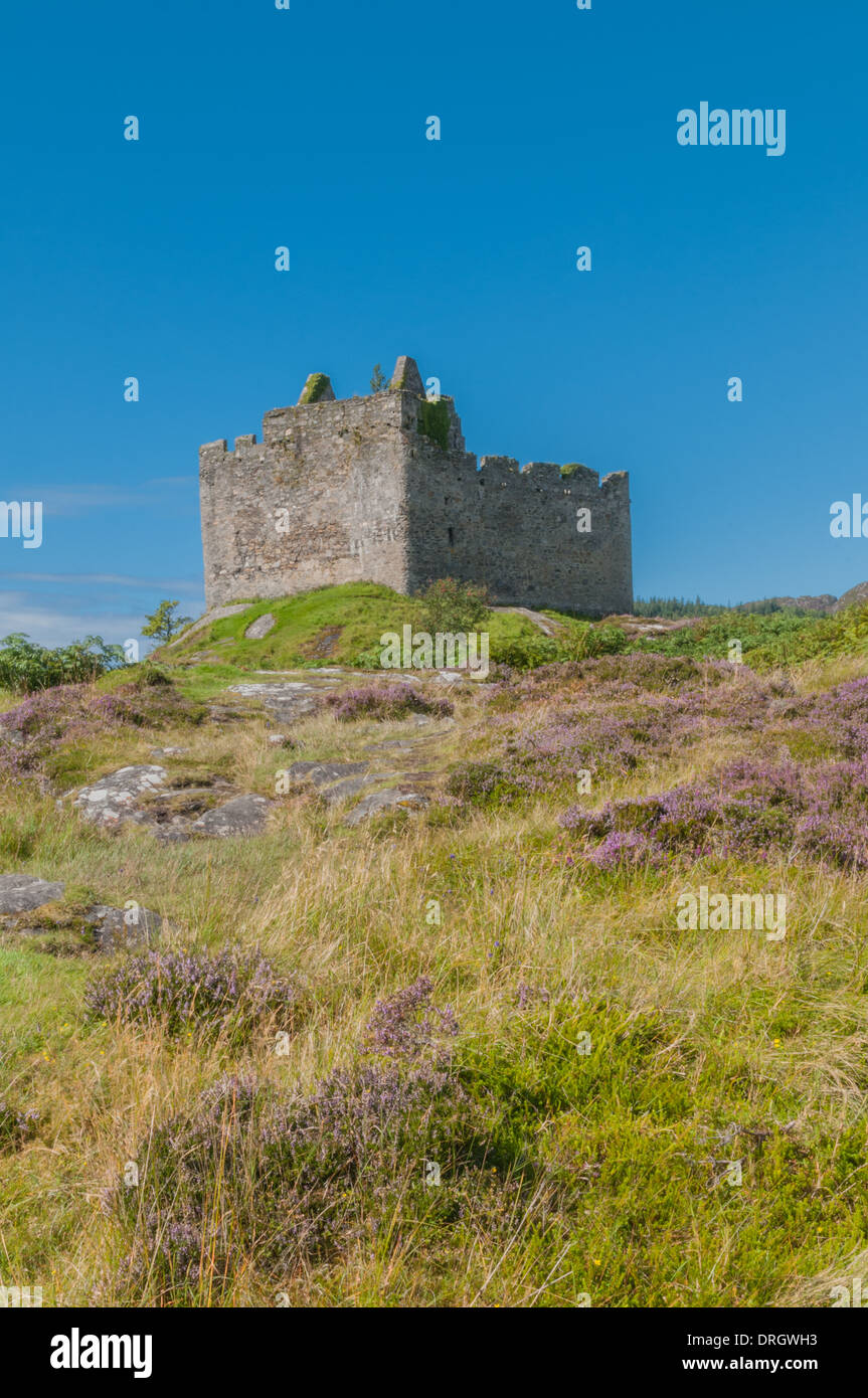 Tioram castle hi-res stock photography and images - Alamy