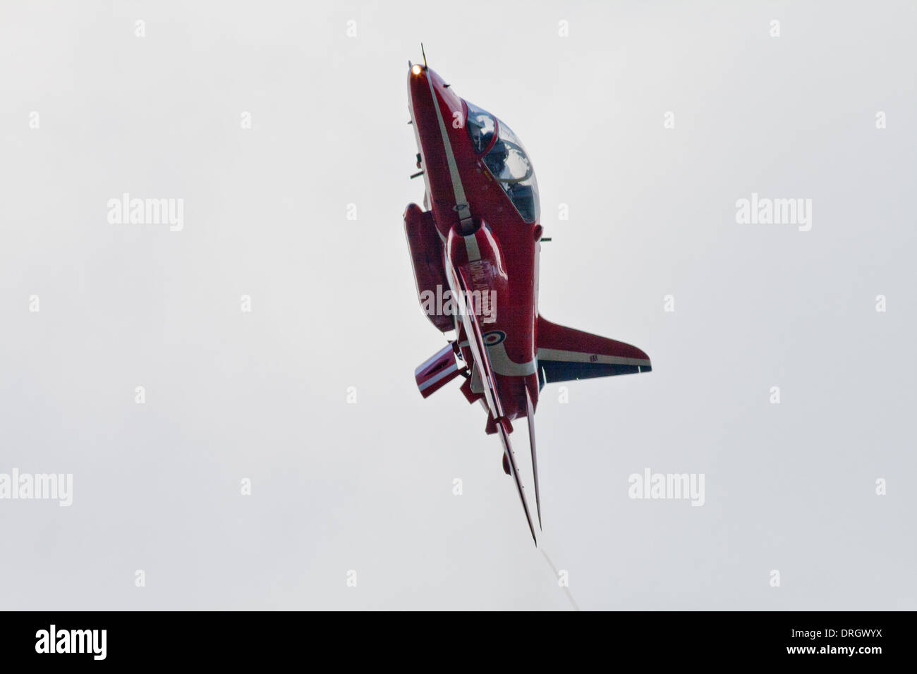 Single Red Arrow Stock Photo - Alamy