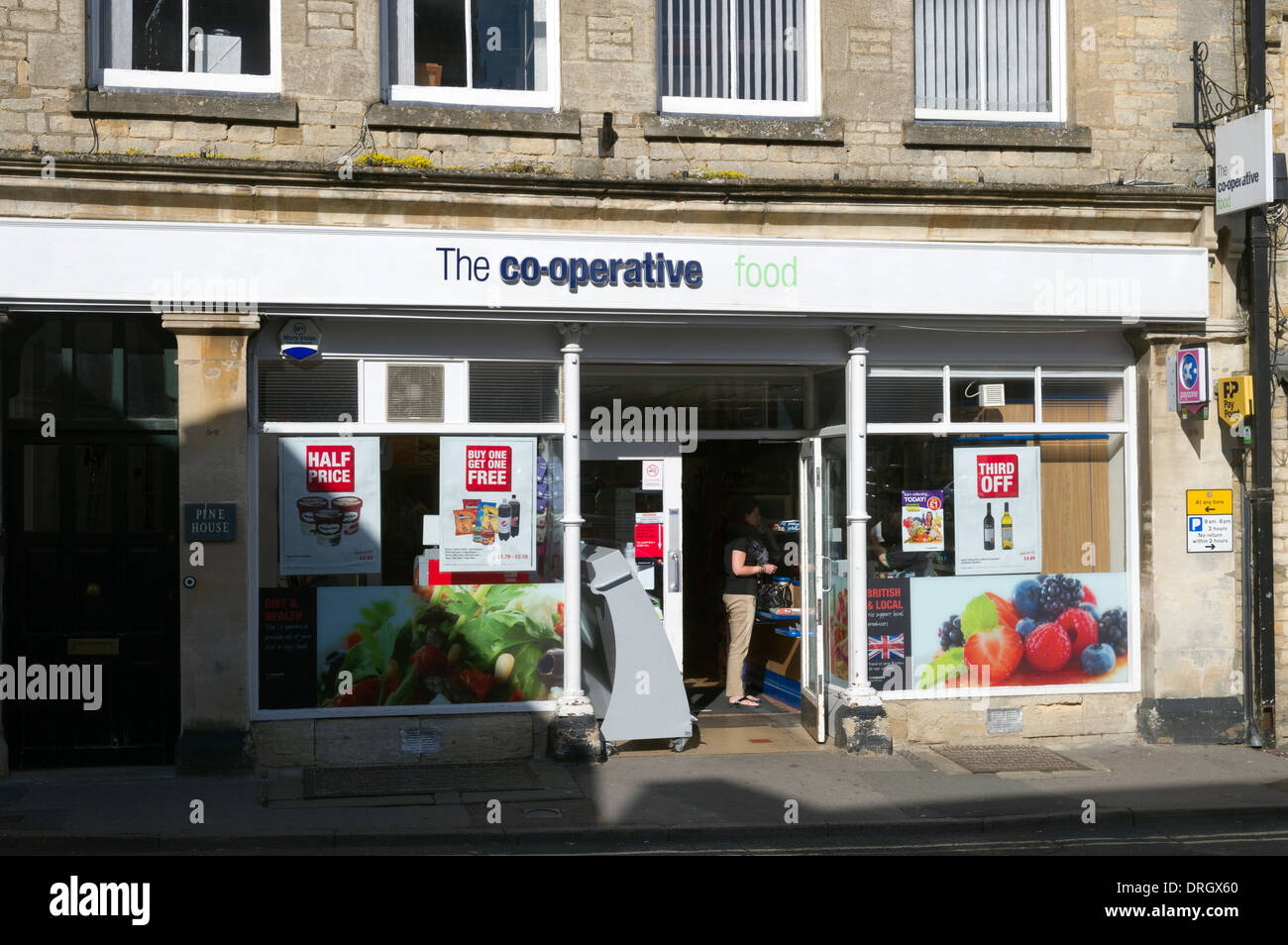 Co operative shop front store hi-res stock photography and images - Alamy