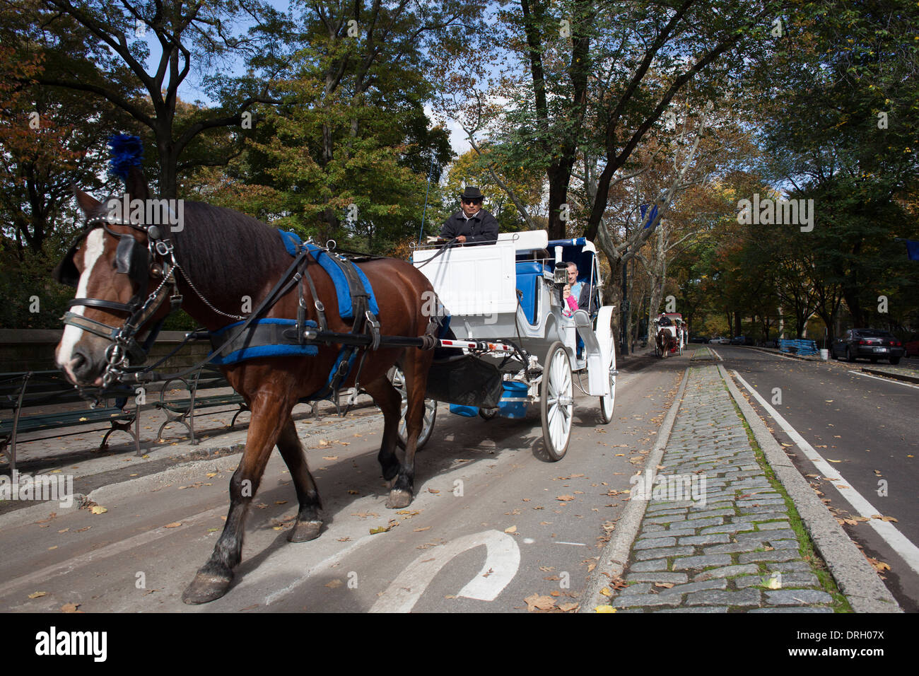 Hansom cab hi-res stock photography and images - Alamy