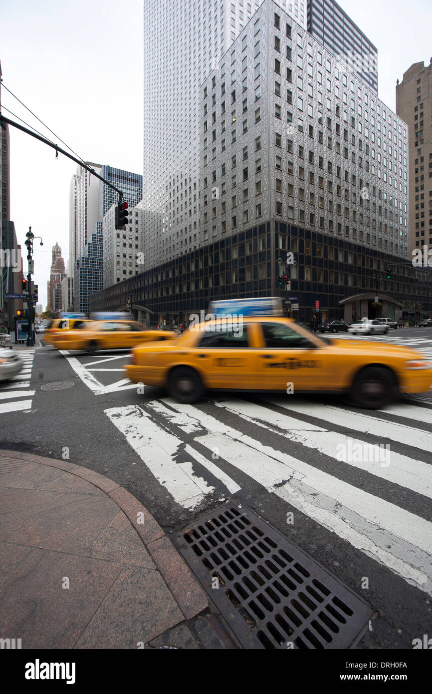 Manhattan taxi cab hi-res stock photography and images - Alamy
