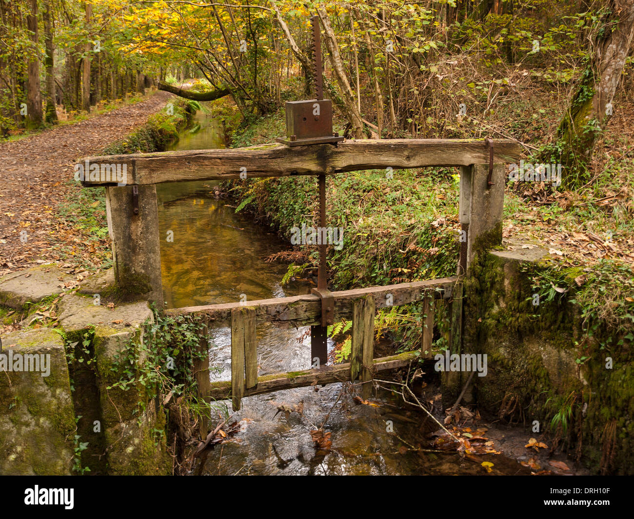 Ditch Dam High Resolution Stock Photography and Images - Alamy