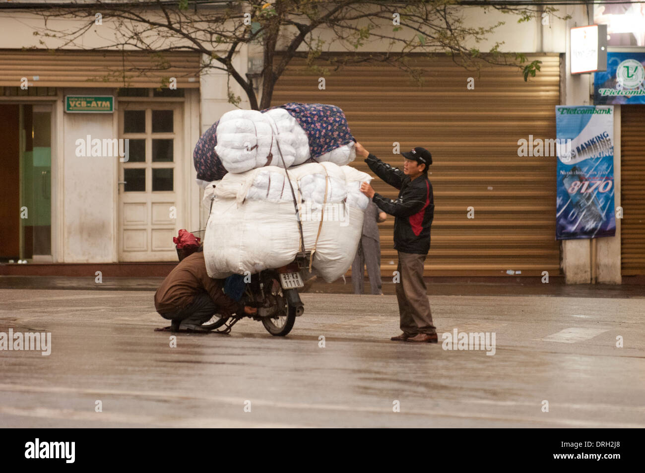 Overloading hi-res stock photography and images - Alamy