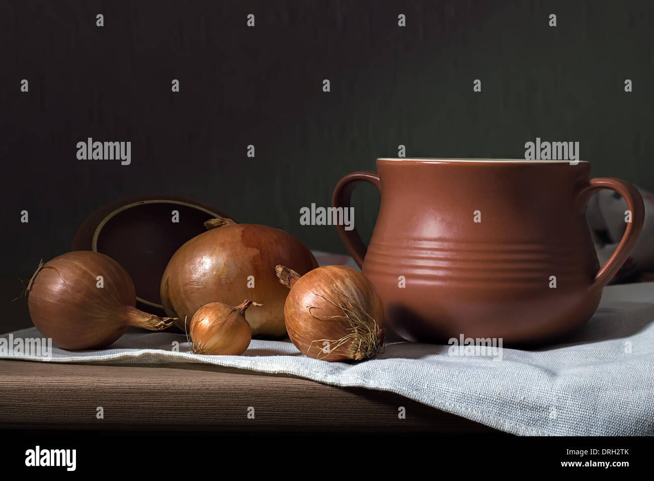 Clay pot still hi-res stock photography and images - Alamy