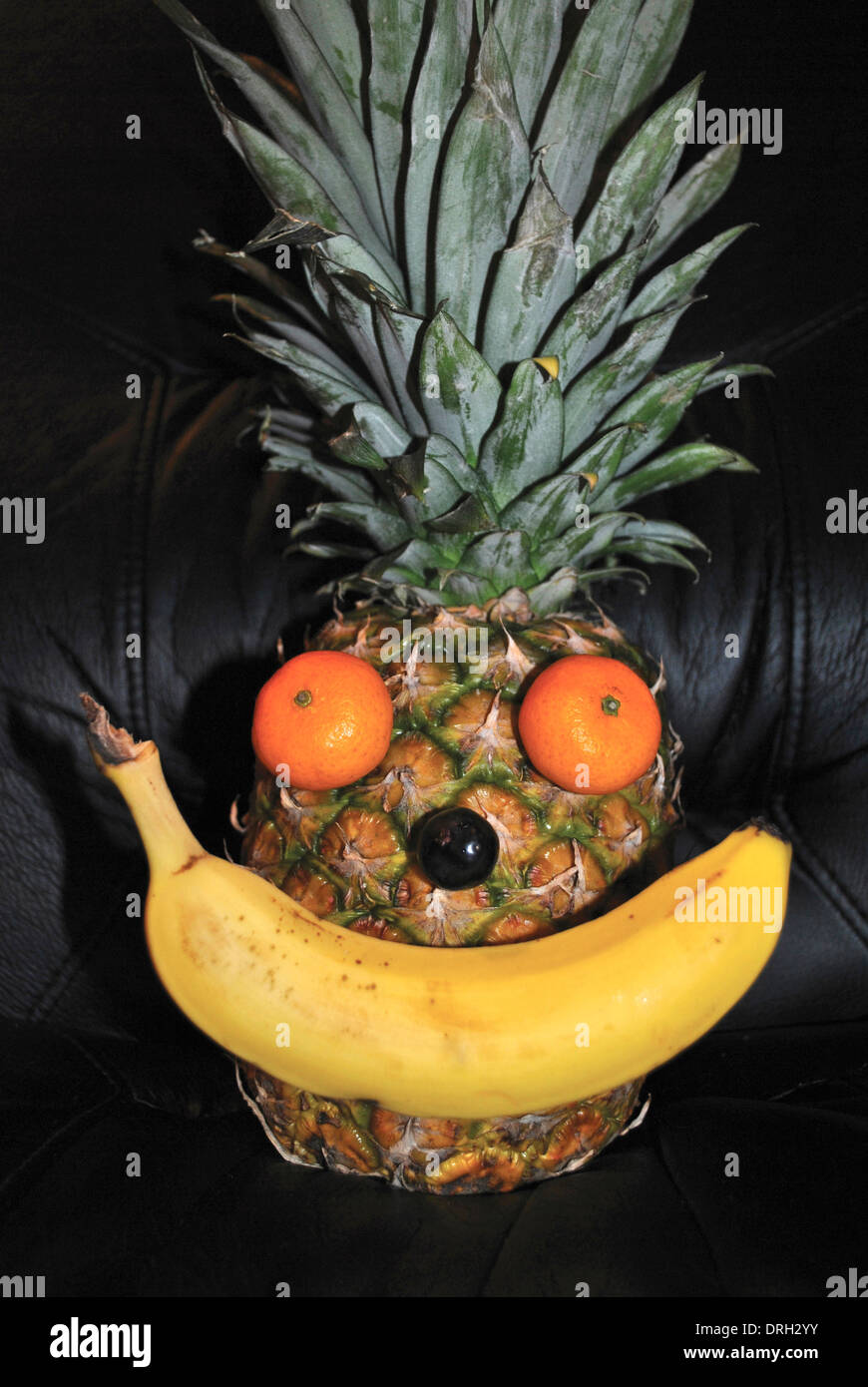 Smile pineapple hi-res stock photography and images - Alamy