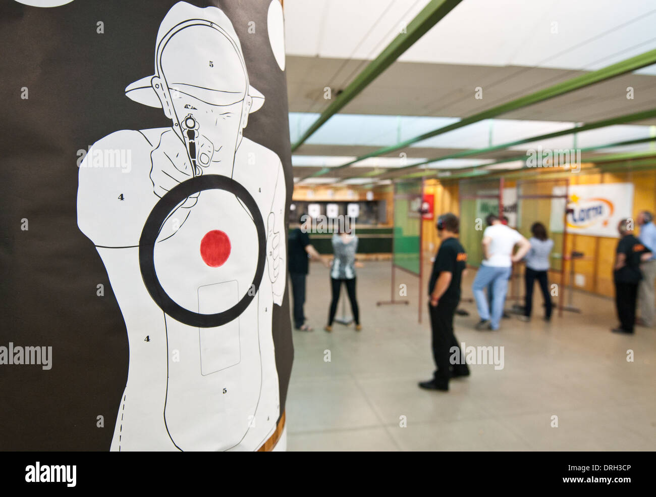 Indoor rifle range hi-res stock photography and images - Alamy