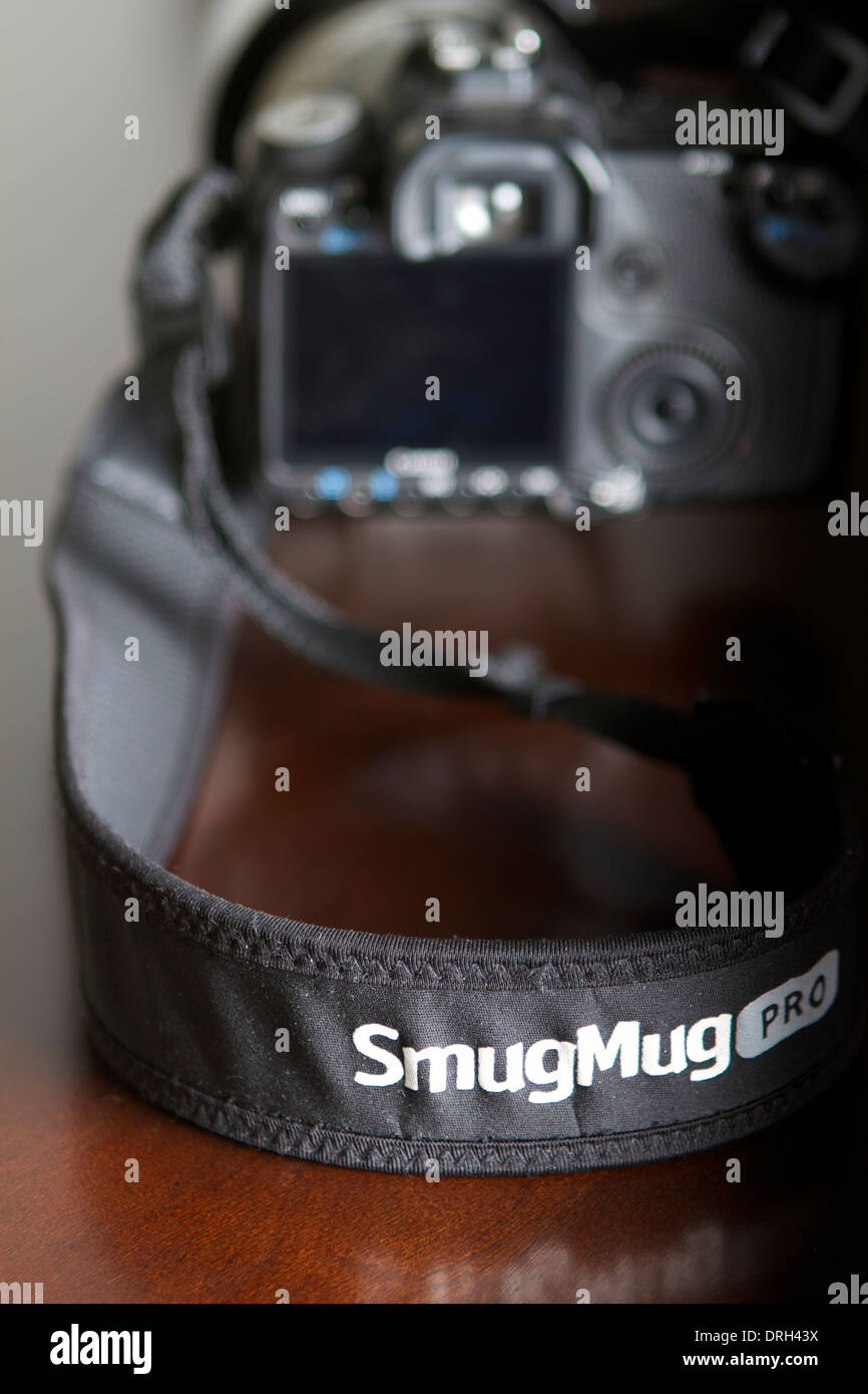 Canon camera strap hi-res stock photography and images - Alamy