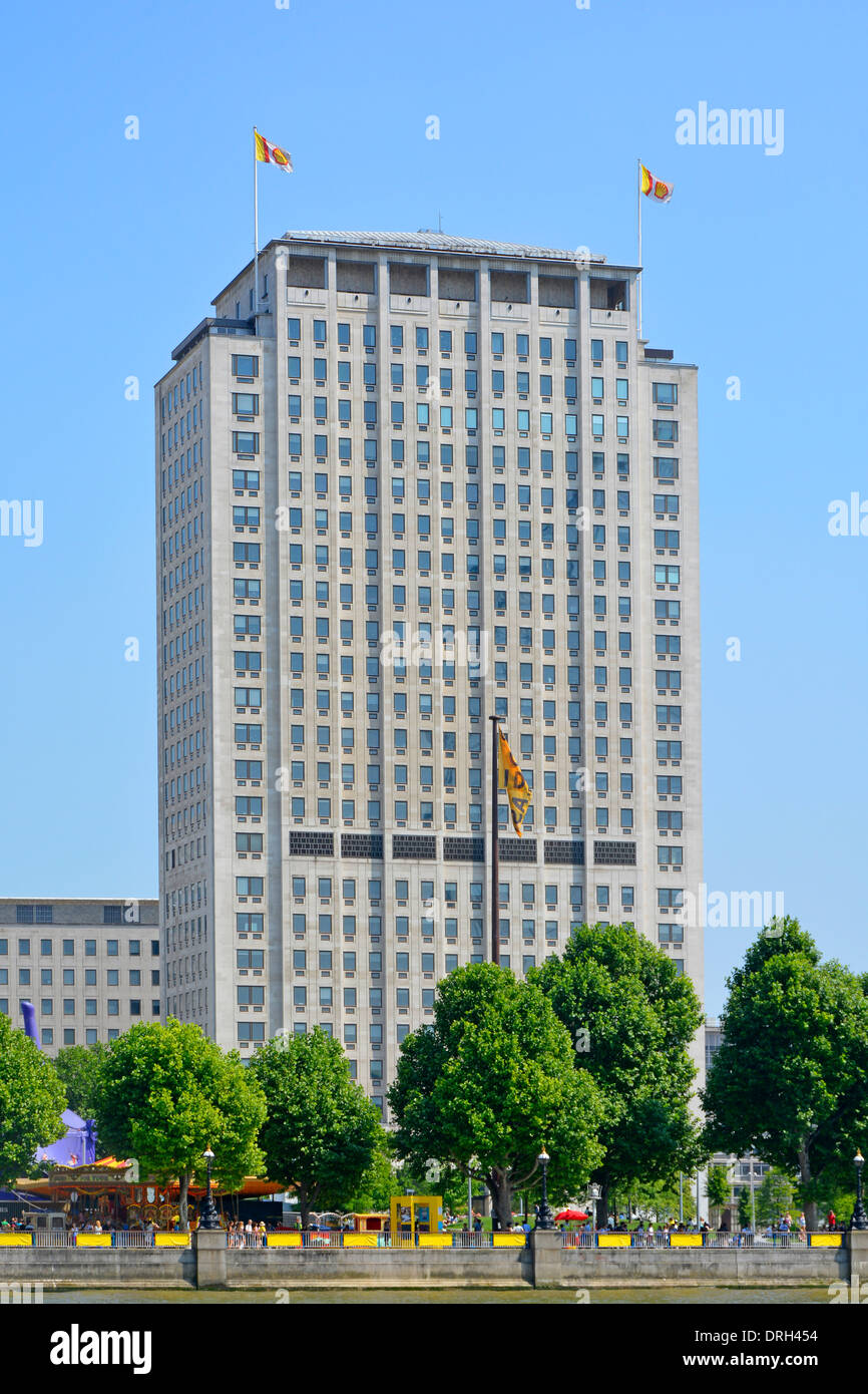 The Shell office block beside River Thames Stock Photo - Alamy