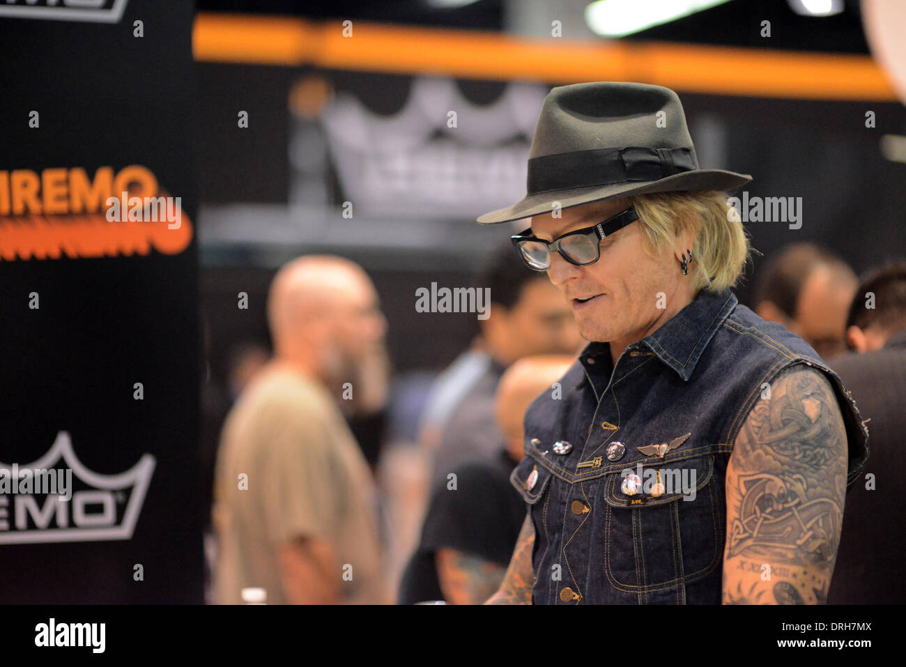 Guns n roses drummer matt sorum hi-res stock photography and images - Alamy