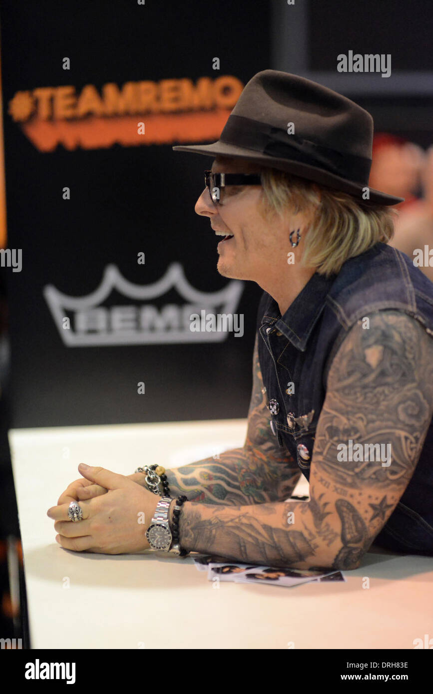 Guns n roses drummer matt sorum hi-res stock photography and images - Alamy
