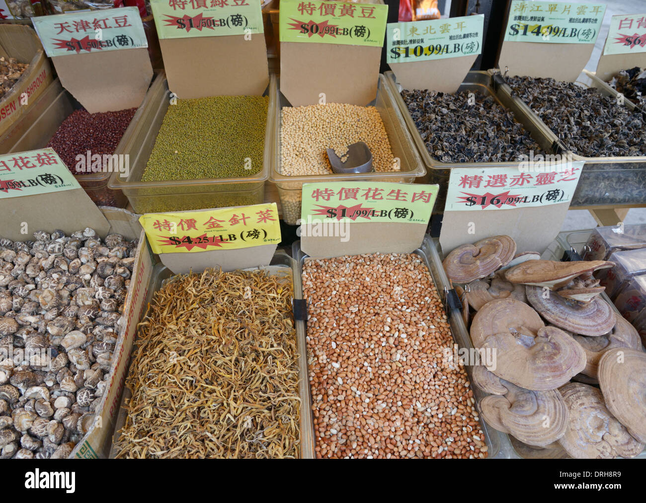 Dried fungus, beans and other food items for sale, Chinese market ...
