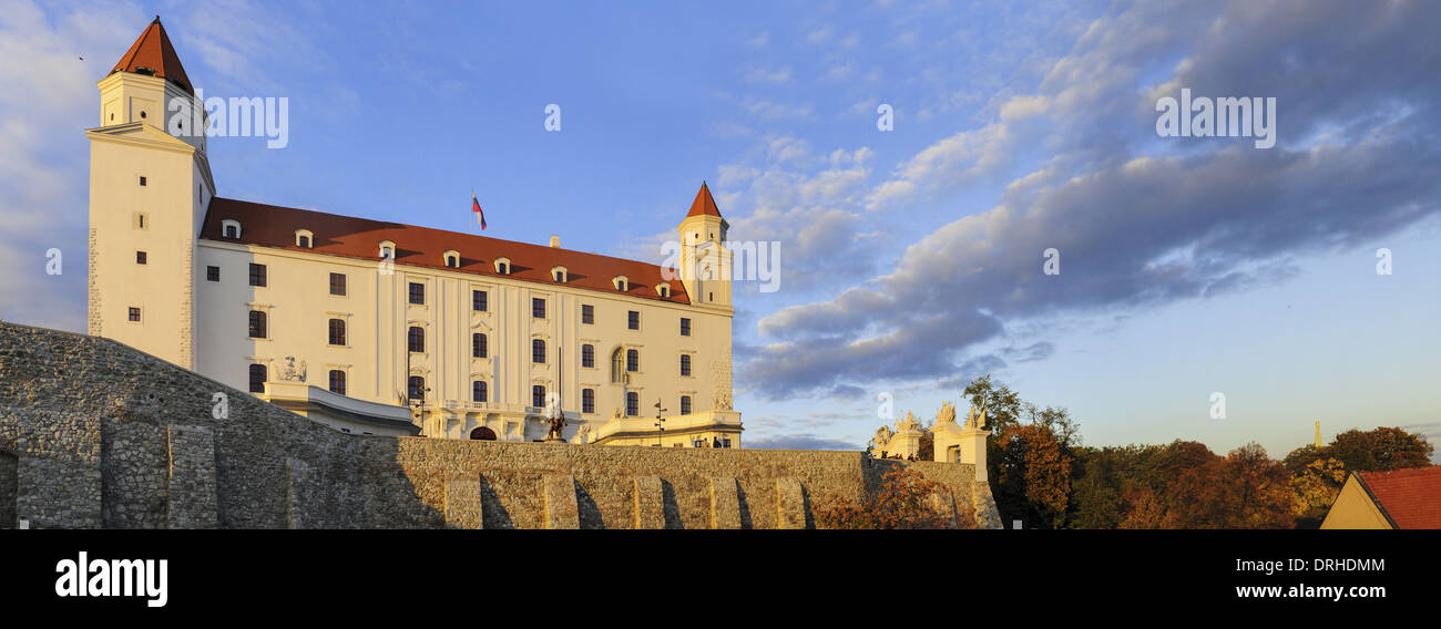 Slovak castle hi-res stock photography and images - Alamy
