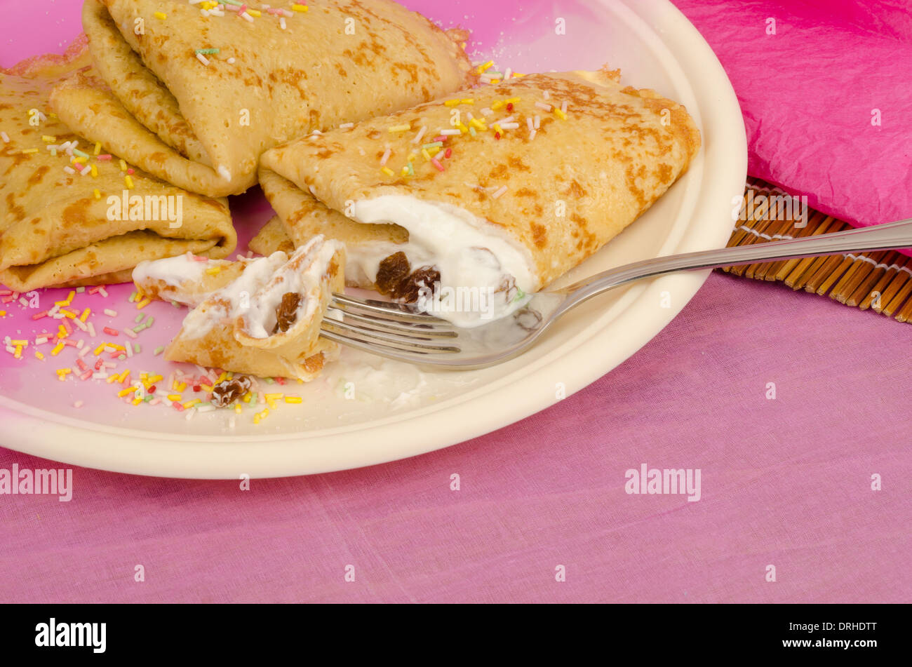 Serving of traditional blintzes, a sweet snack Stock Photo - Alamy