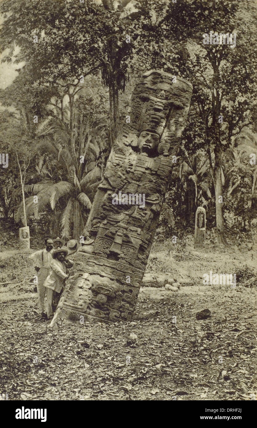 Quirigua stela e hi-res stock photography and images - Alamy