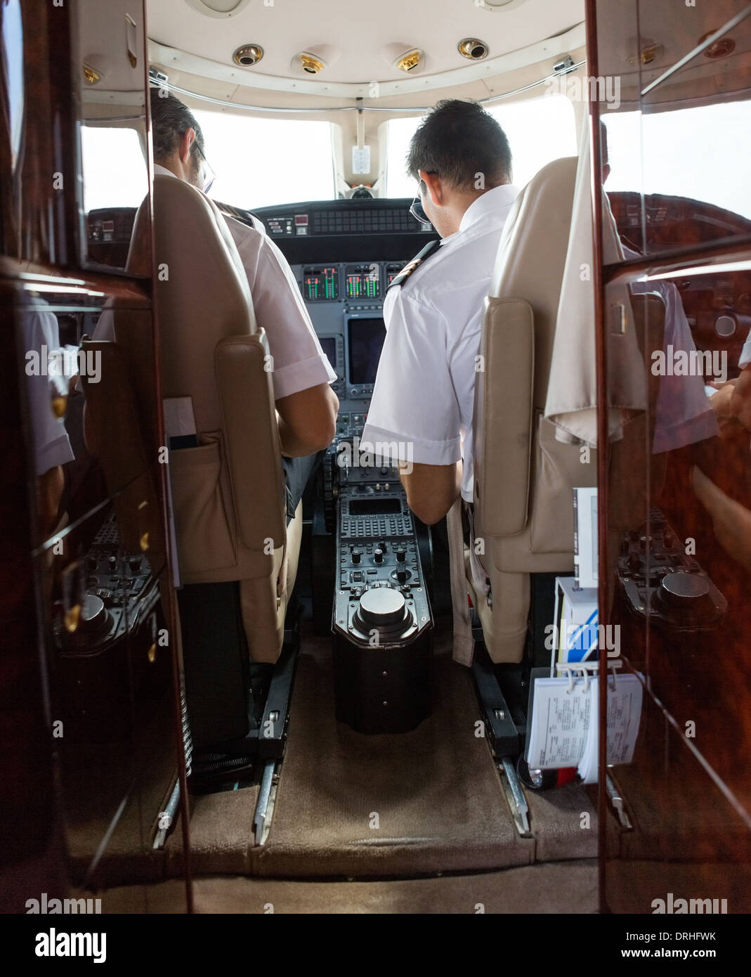 Pilot private aircraft view hi-res stock photography and images - Alamy