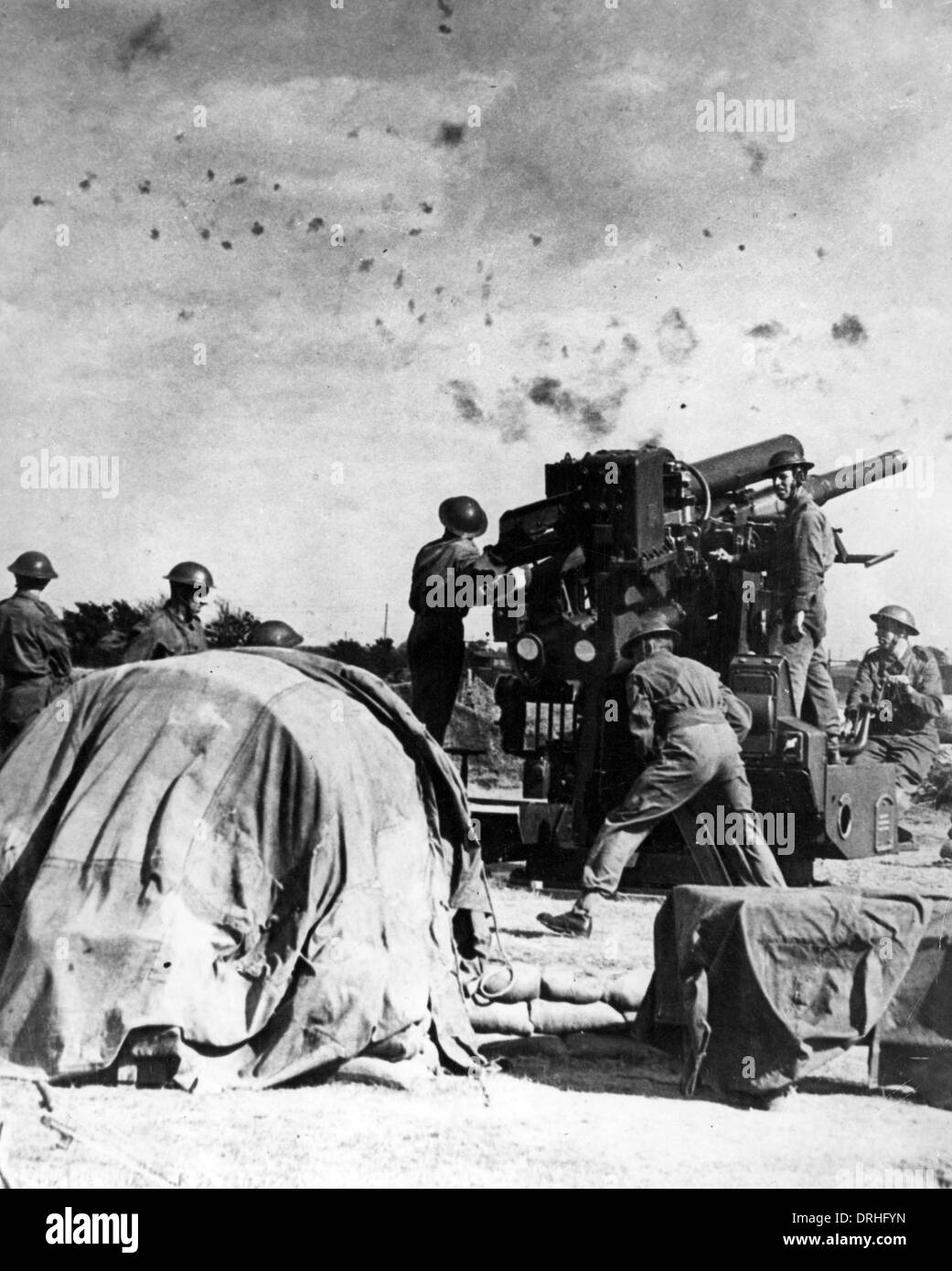 Ww2 flak hi-res stock photography and images - Alamy