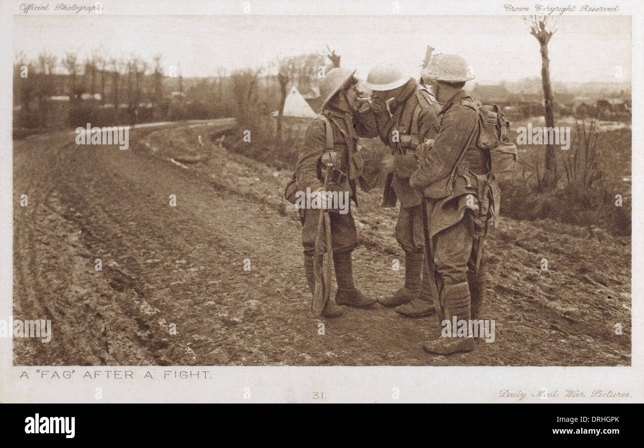 Smoke fight hi-res stock photography and images - Alamy
