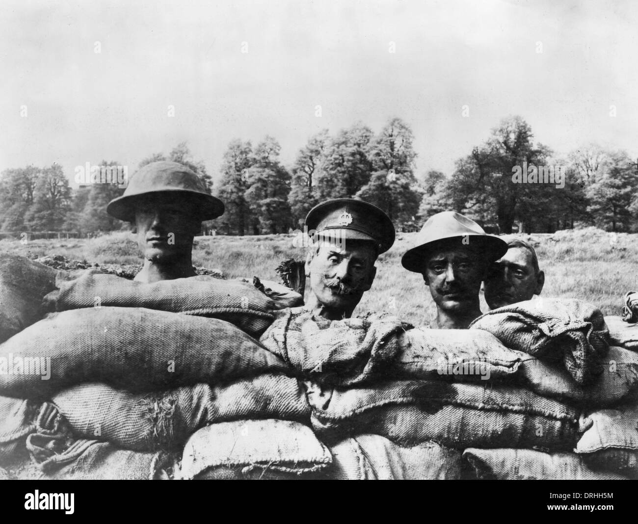 Dummy heads rising above the side of a trench, WW1 Stock Photo - Alamy
