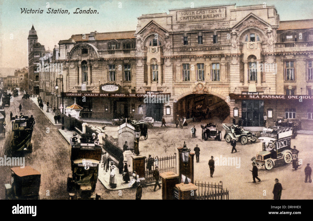 Victoria station london archive hi-res stock photography and images - Alamy