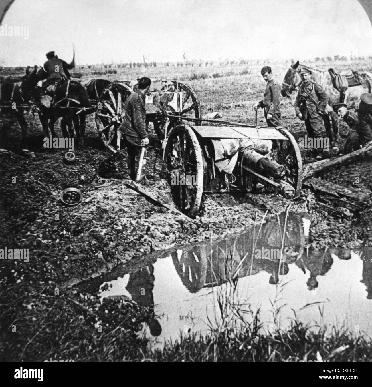 Field gun men hi-res stock photography and images - Alamy