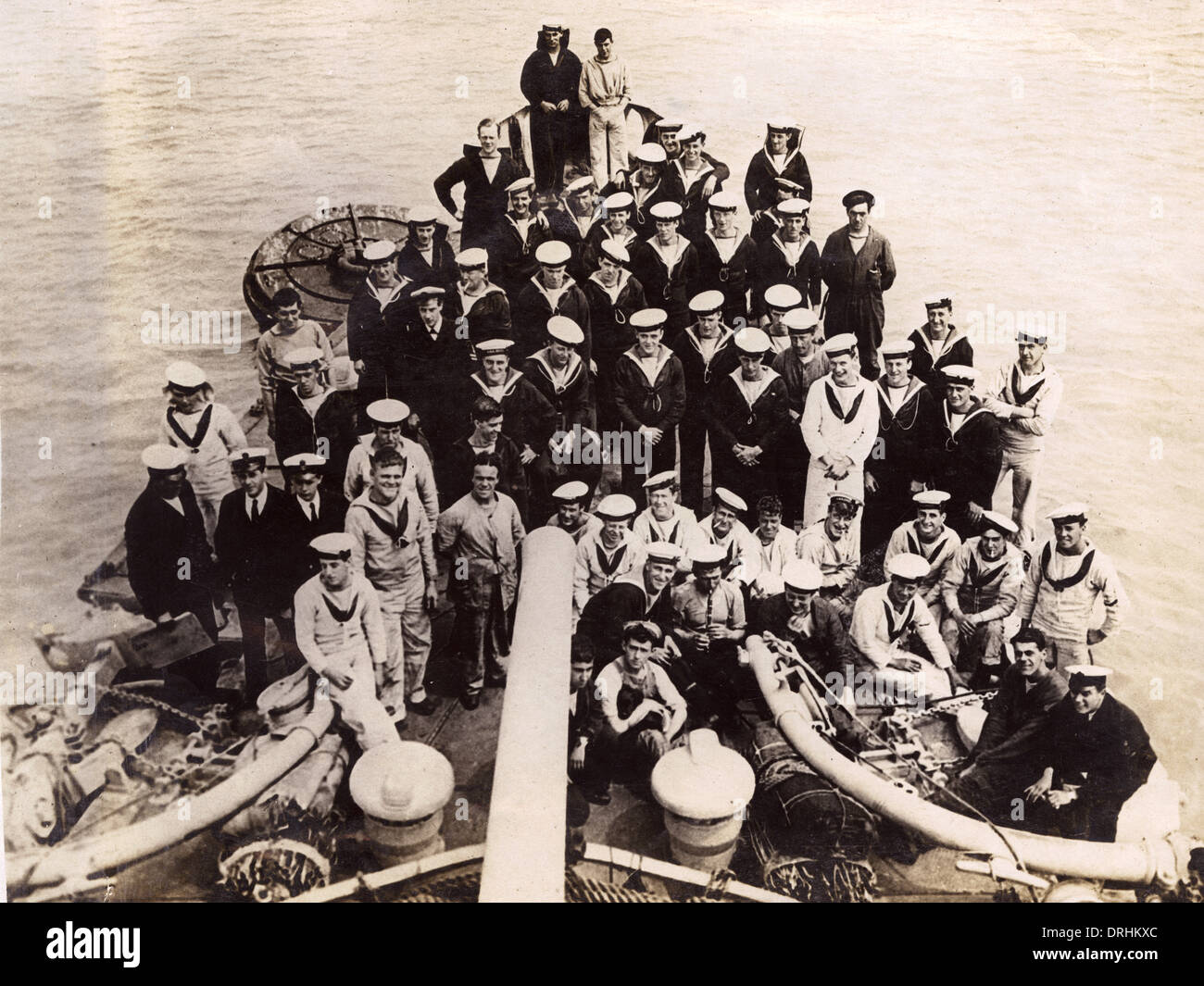 Crew of HMS Swift in group photo on deck, WW1 Stock Photo - Alamy