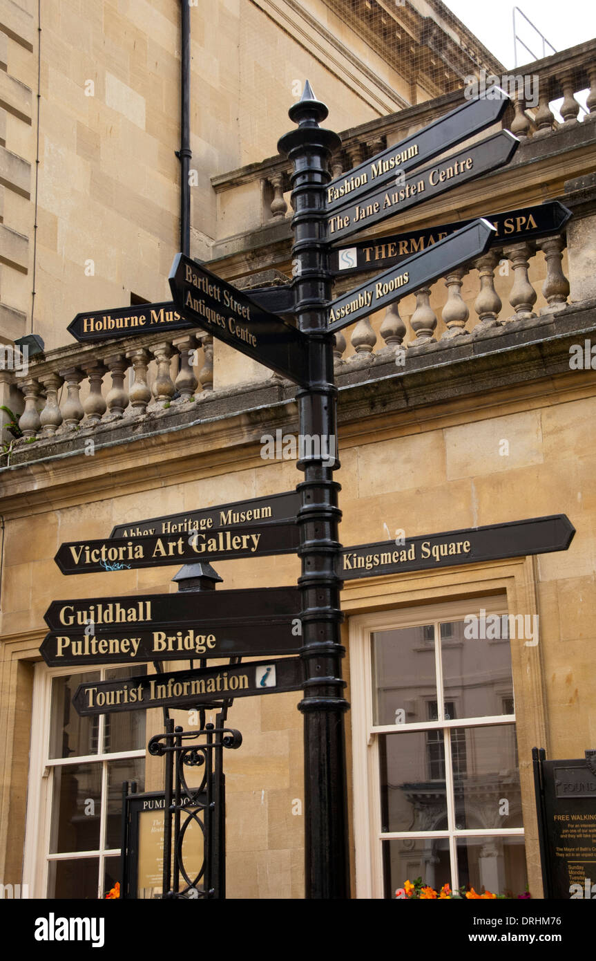 Road signs in the uk hi-res stock photography and images - Alamy