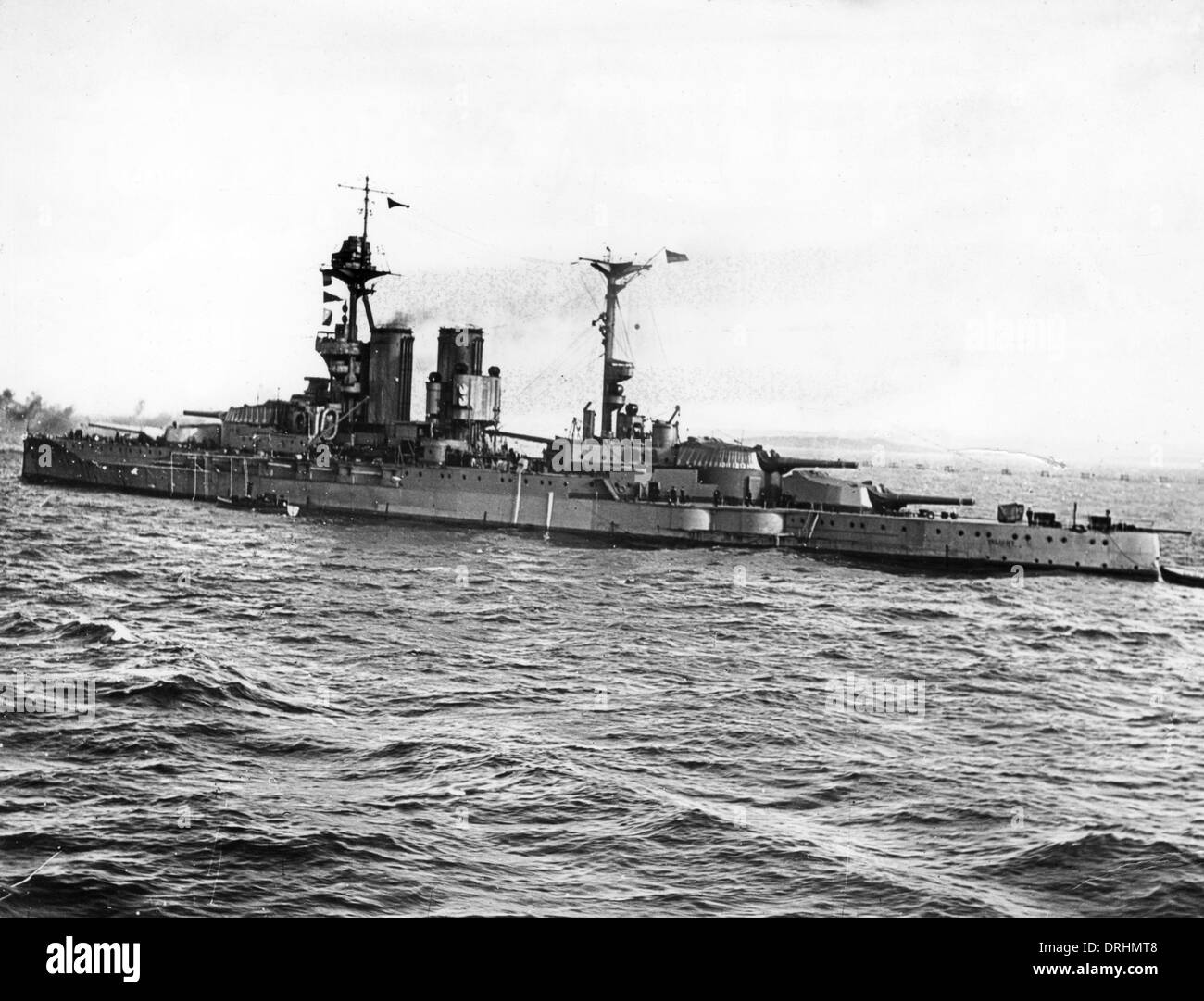 HMS Valiant, British battleship, WW1 Stock Photo - Alamy