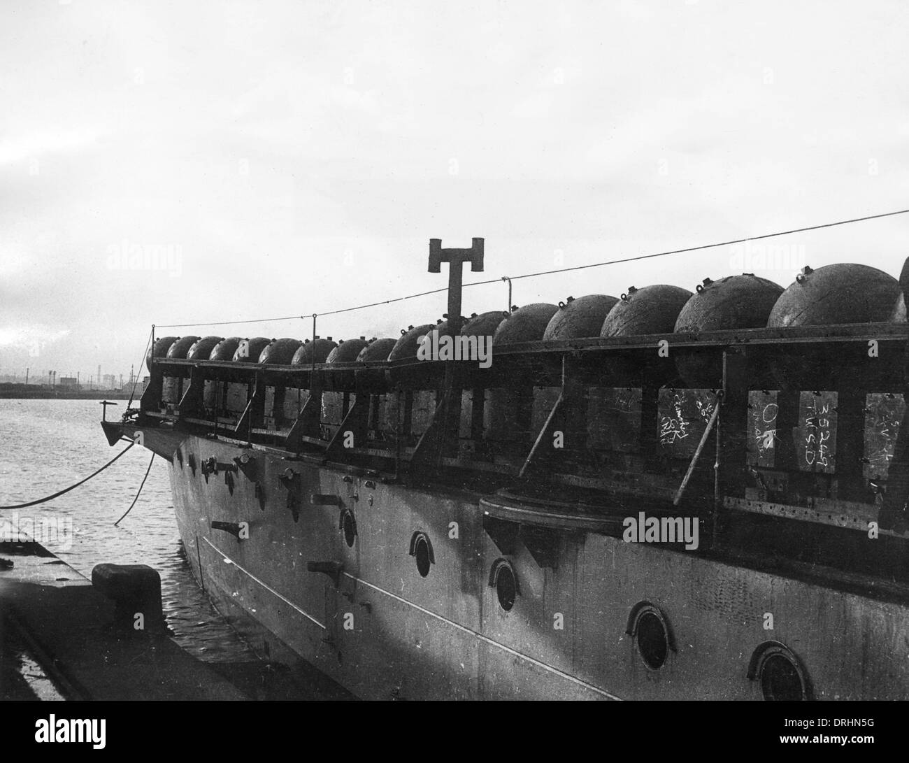 HMS Aurora, British light cruiser with mines, WW1 Stock Photo - Alamy