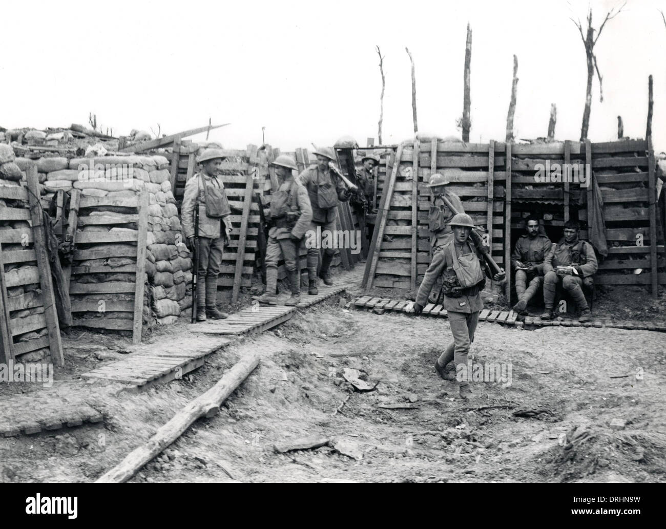 Portuguese troops in trenches near Neuve Chapelle, WW1 Stock Photo - Alamy
