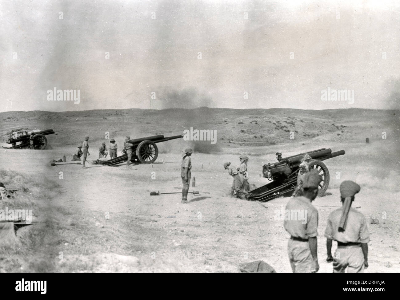 British 60-pounder guns in action, Samarra, WW1 Stock Photo - Alamy