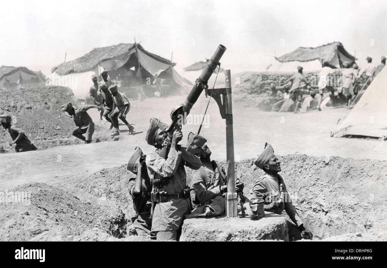 Indian troops operating Lewis gun, WW1 Stock Photo - Alamy