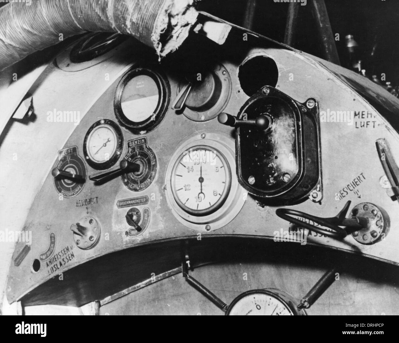 Instrument panel plane hi-res stock photography and images - Alamy