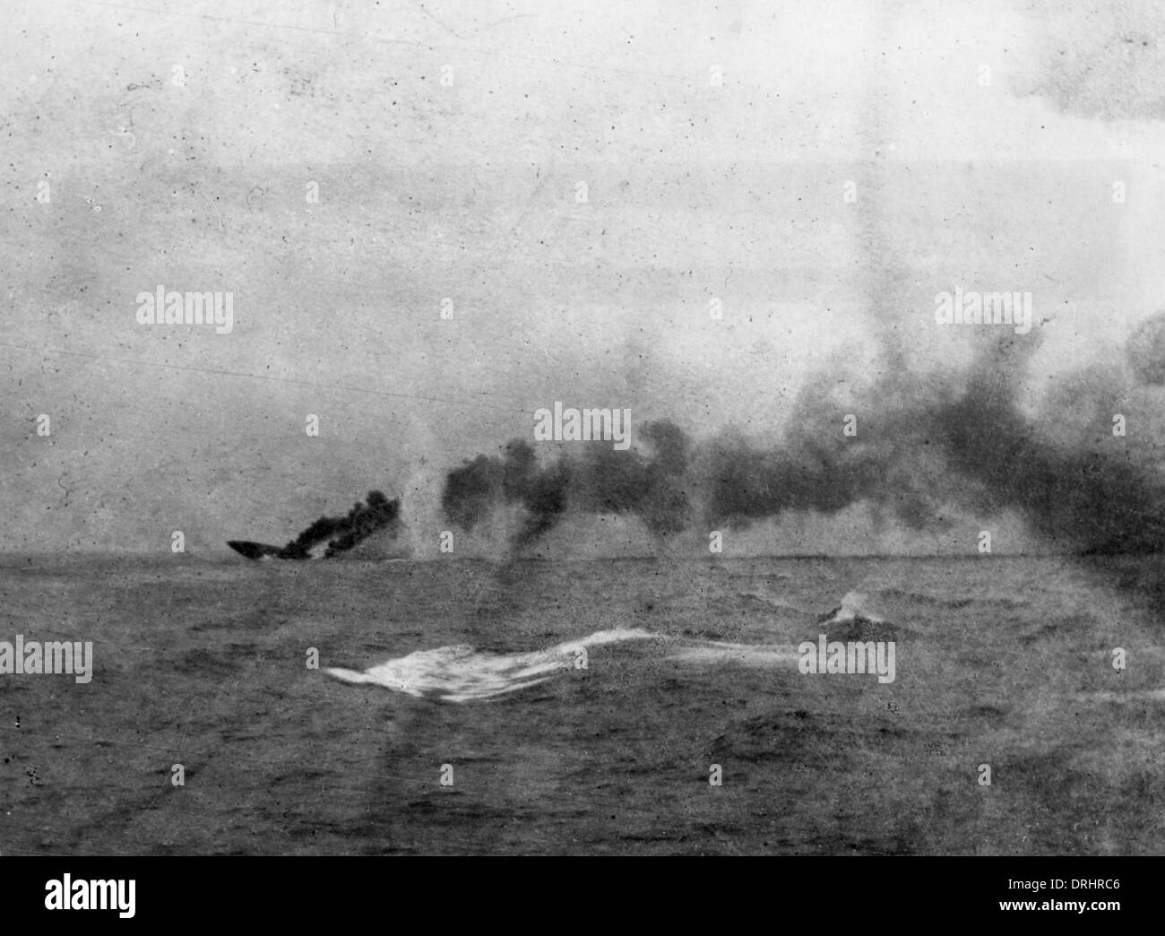 HMS Indefatigable sinking, Battle of Jutland, WW1 Stock Photo - Alamy