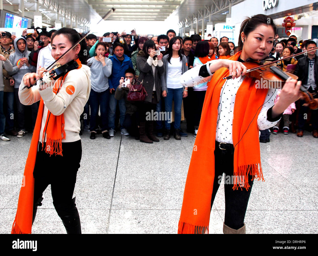 China shanghai flash hi-res stock photography and images - Alamy