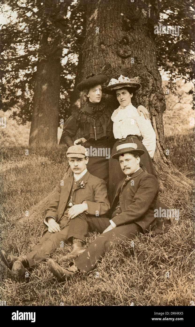 Edwardian couples hi-res stock photography and images - Alamy