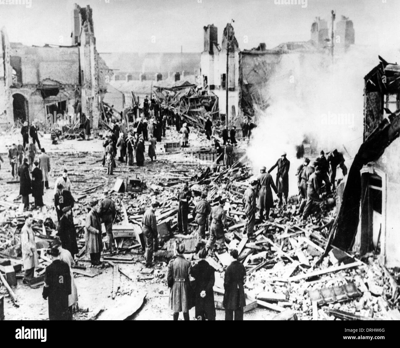 Aftermath of wwii hi-res stock photography and images - Alamy