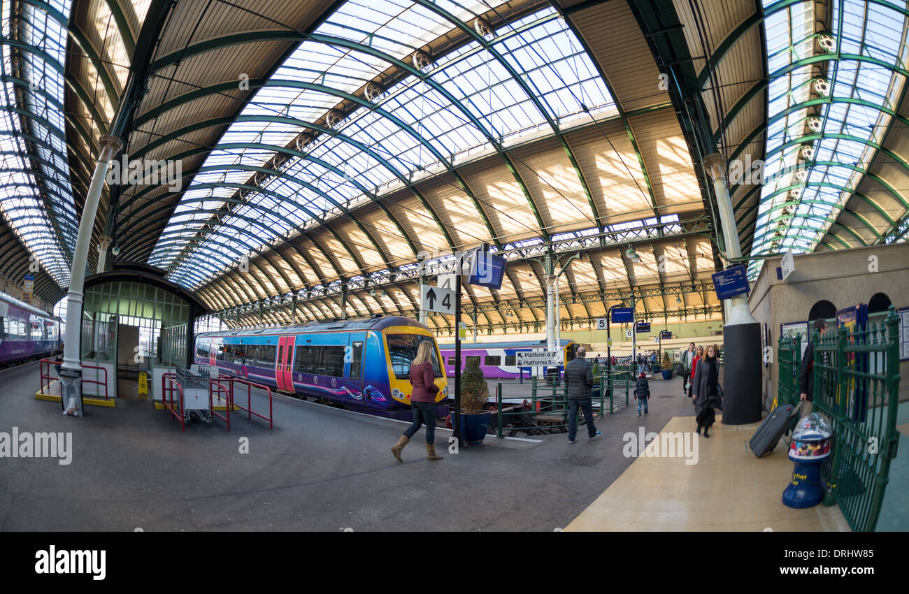 Paragon railway station hull hi-res stock photography and images - Alamy